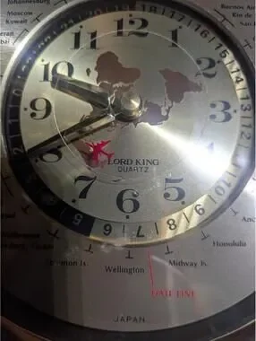 Wall Decor | Vintage 197s1980s Gmt Lucite Table Mantle World Clock ...